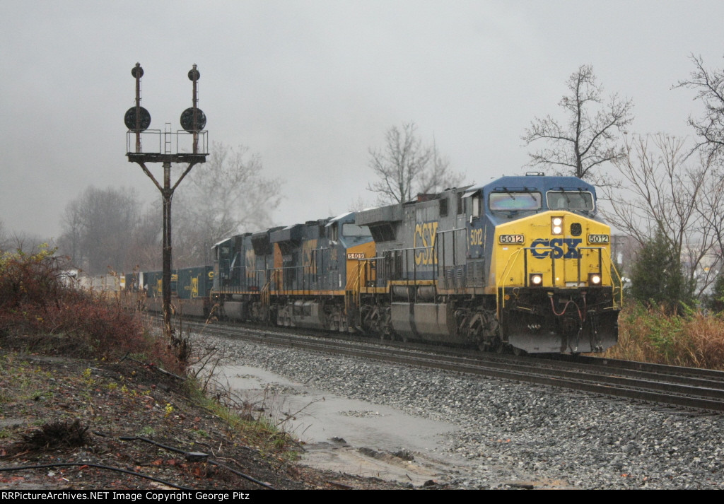 CSX train Q034